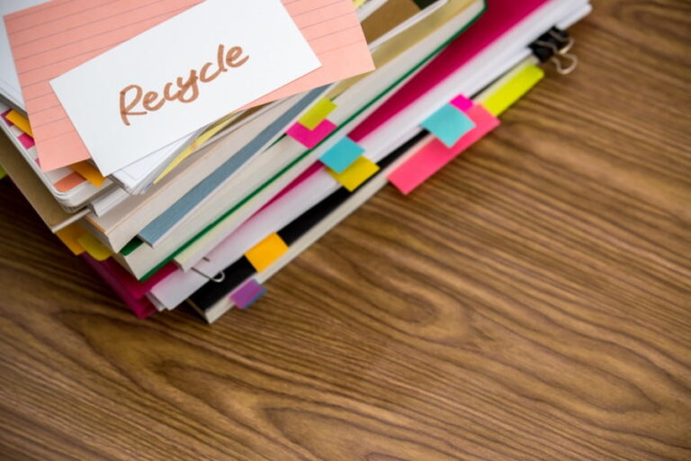 10 Simple Ways To Spring Clean Your Office Cubicle