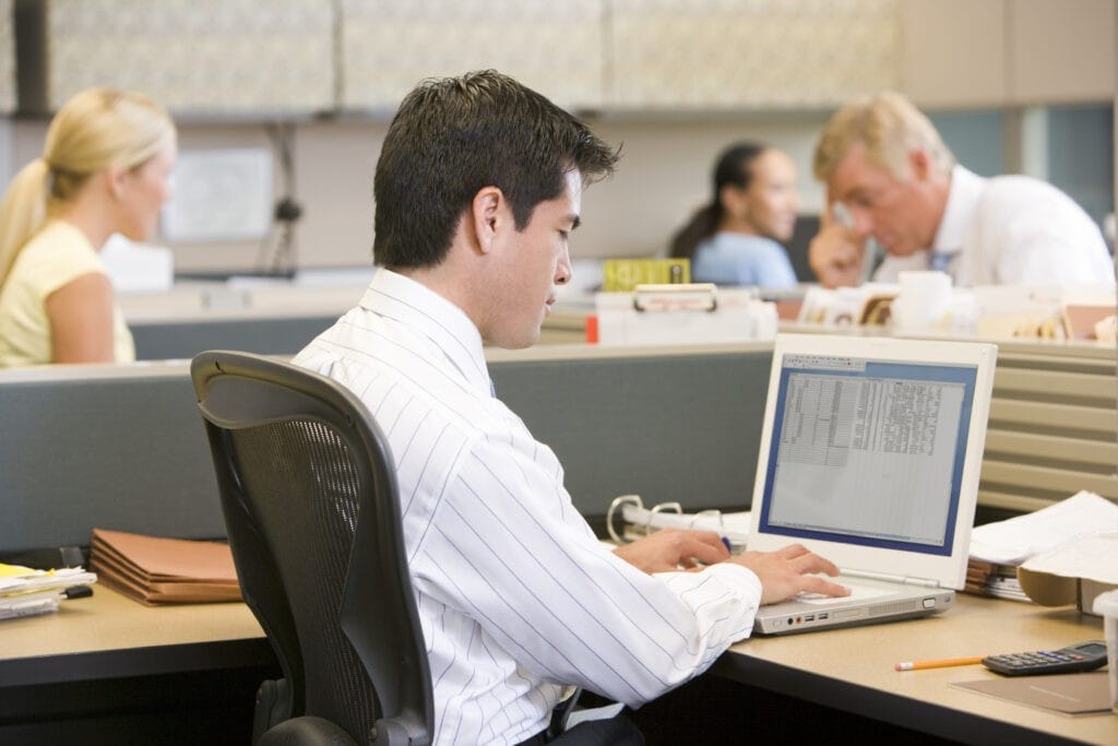 Your Guide to Buying Used Office Cubicles | ROSI Office Systems