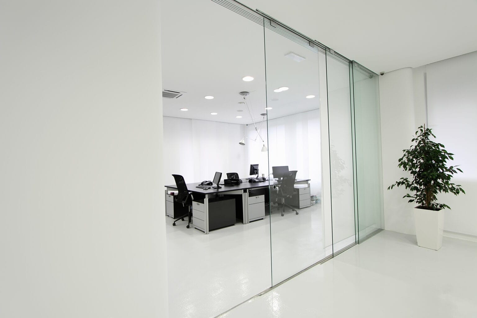 Sleek, Modern Furniture for Productive Workspaces | ROSI Office Systems